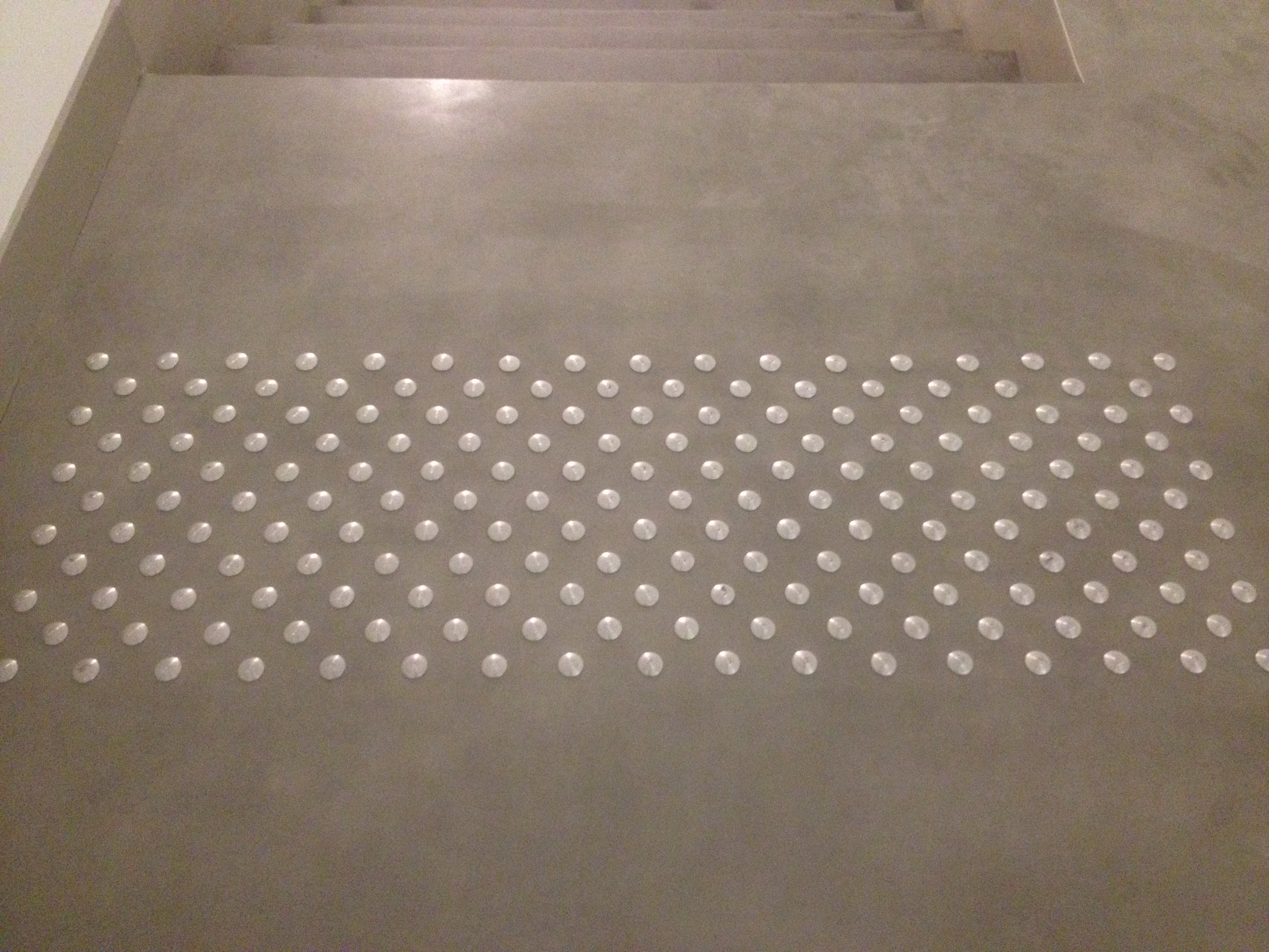 EXPERTISE - CONSEILS - POSE & VENTE POUR LES CLOUS PODOTACTILES ...